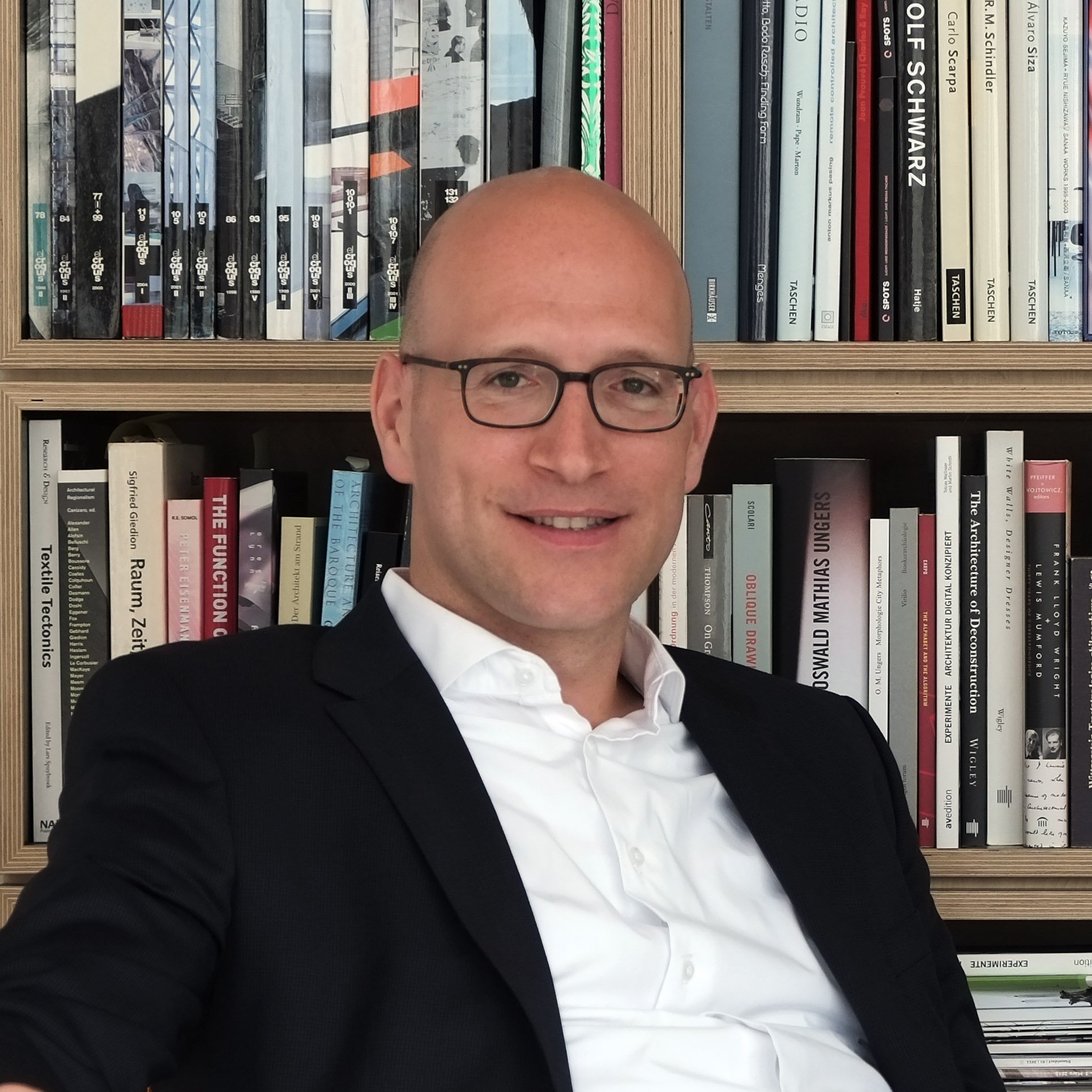 Prof. Holger Hoffmann